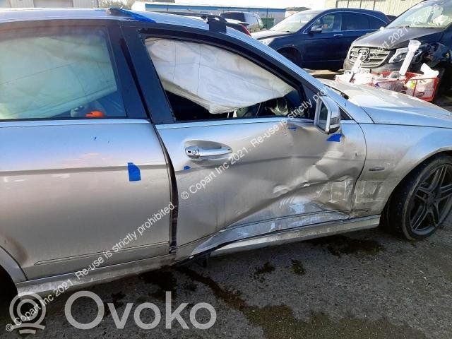 A2045202823 Mercedes-Benz C W204 Moottorin alustan välipohjan ...