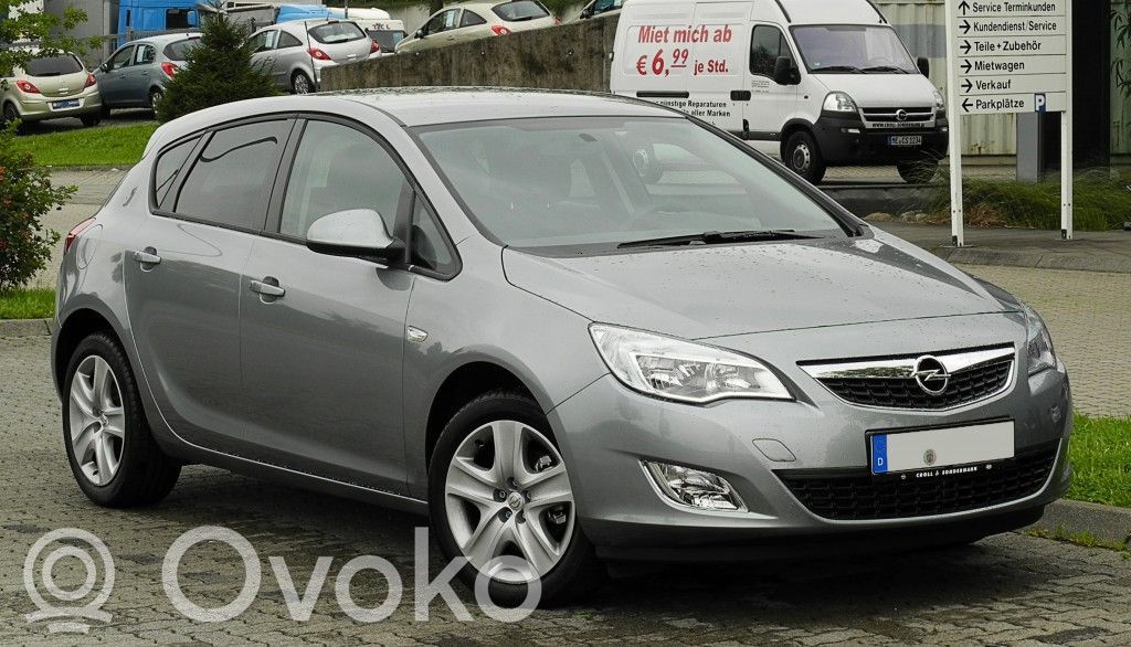 13303937 Opel Astra J Mécanisme de lève-vitre avec moteur, 18.00 € | OVOKO