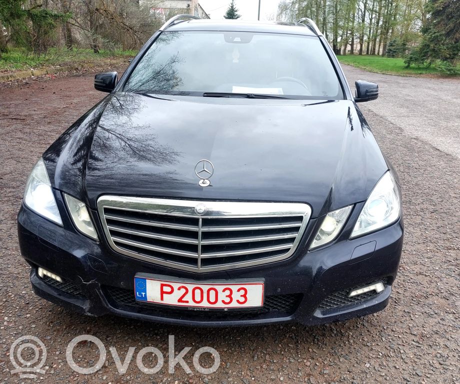 2126800407 Mercedes-Benz E W212 Garniture d'extrémité latérale du ...