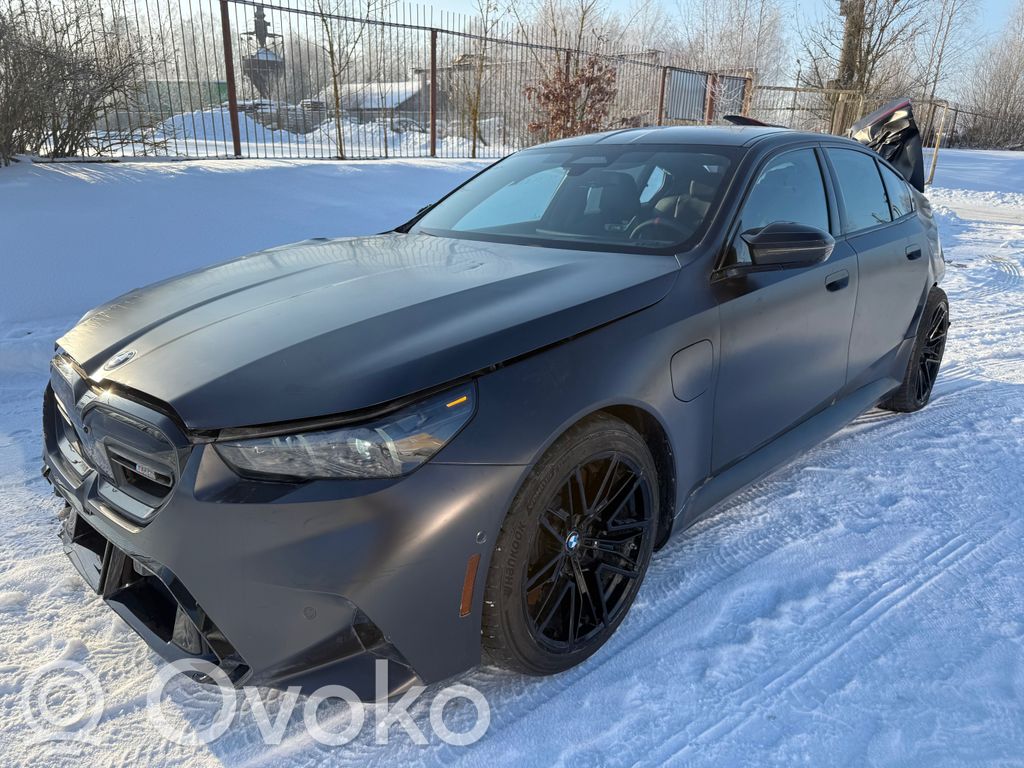 5A058C8 BMW M5 Rear vent window glass, €139.00 | RRR