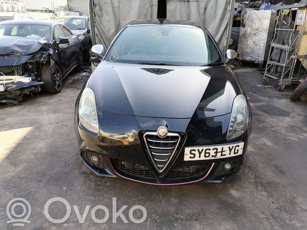 D362 Alfa Romeo Giulietta Auringonvaloanturi, 27,00 € | OVOKO