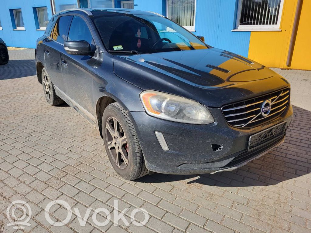 31349353 Volvo XC60 Collecteur d'admission, 200,00 € | OVOKO