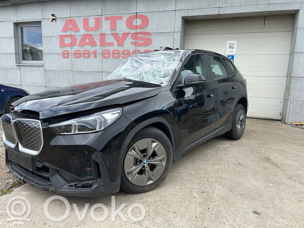 6770487 BMW iX1 Triangle d'avertissement, 20,00 € | OVOKO