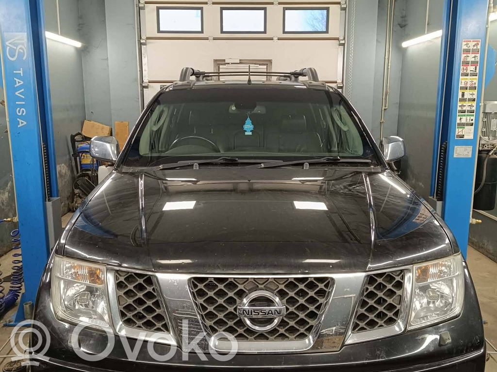 Nissan Navara D40 Front door hinge set, €5.00 | RRR