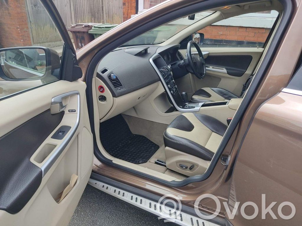 31294170 Volvo XC60 Canal de guidage d'air du refroidisseur, 22.00 ...