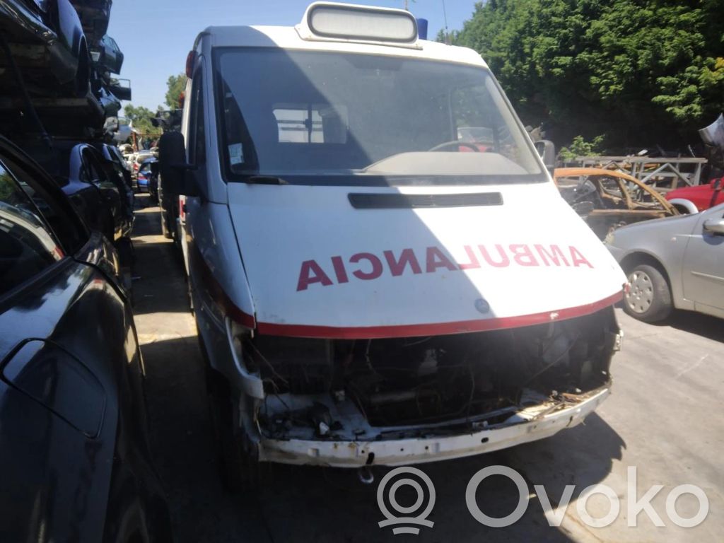 43R-000042 Mercedes-Benz Sprinter W901 W902 W903 W904 Front door window ...