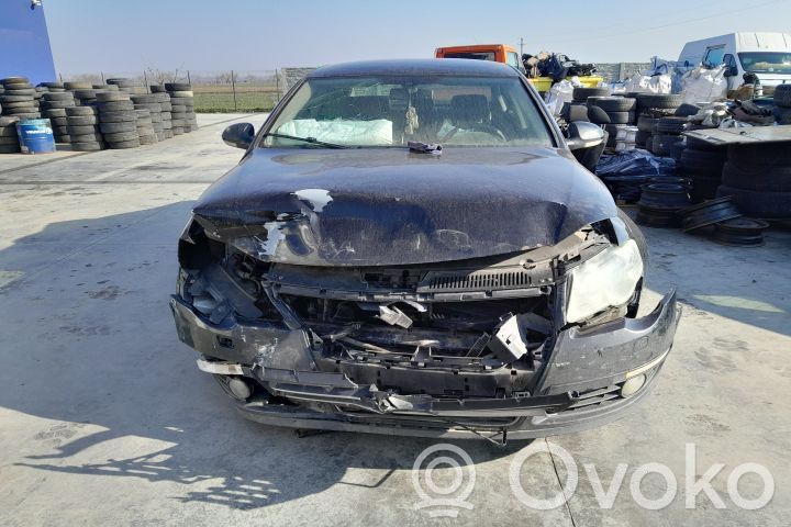 Volkswagen PASSAT B6 Engine block, €259.92 | RRR