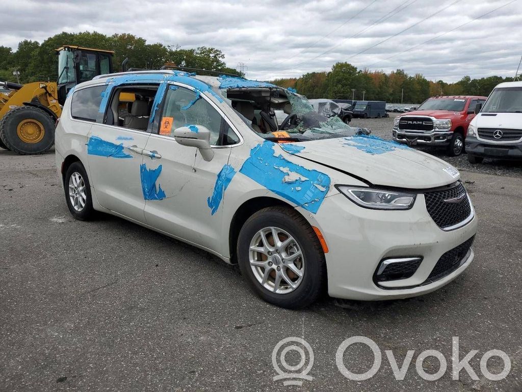 5RT22TRMAB Chrysler Pacifica Front passenger seat rail trim, €9.50 | RRR