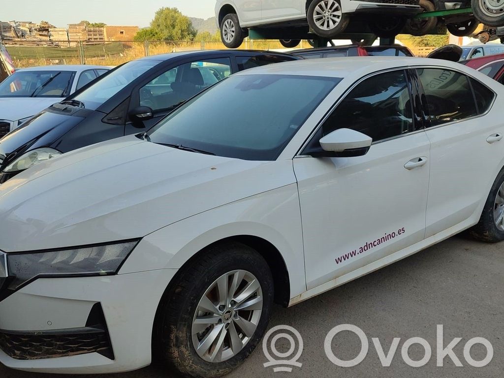 5Q0407256S Skoda Octavia Mk4 Front wheel hub spindle knuckle, €157.20 | RRR