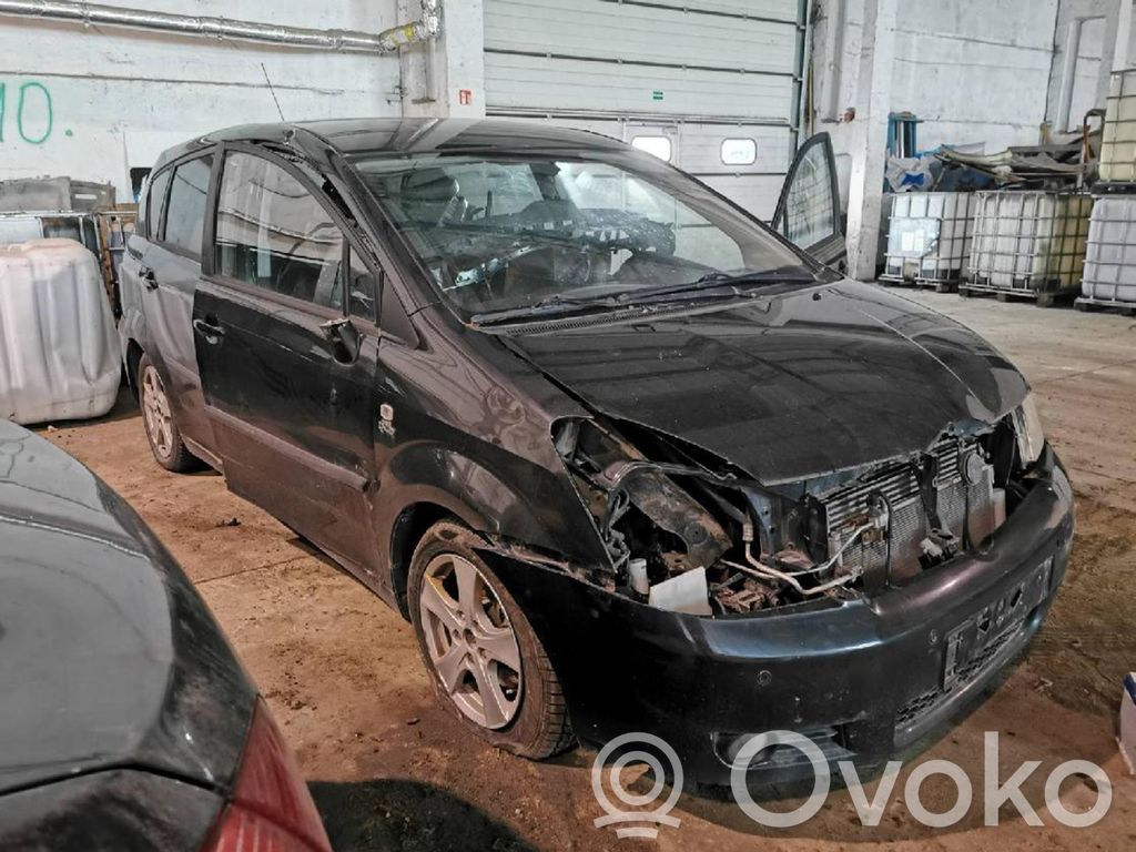 Toyota Corolla Verso AR10 Engine oil radiator, €28.90 | RRR