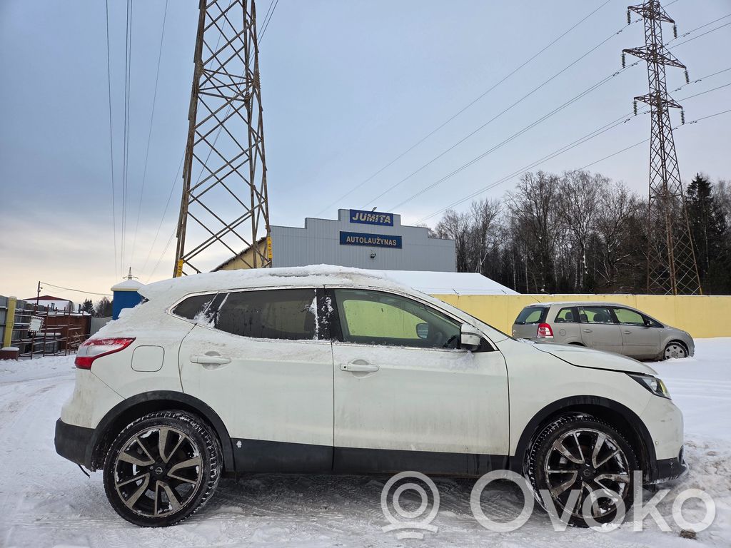 Nissan Qashqai Intercooler air guide/duct channel, €90.00 | RRR