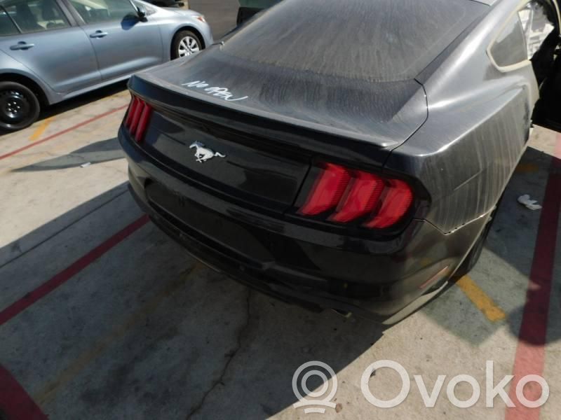 621618 Ford Mustang VI Plastic wing mirror trim cover, €10.00 | RRR