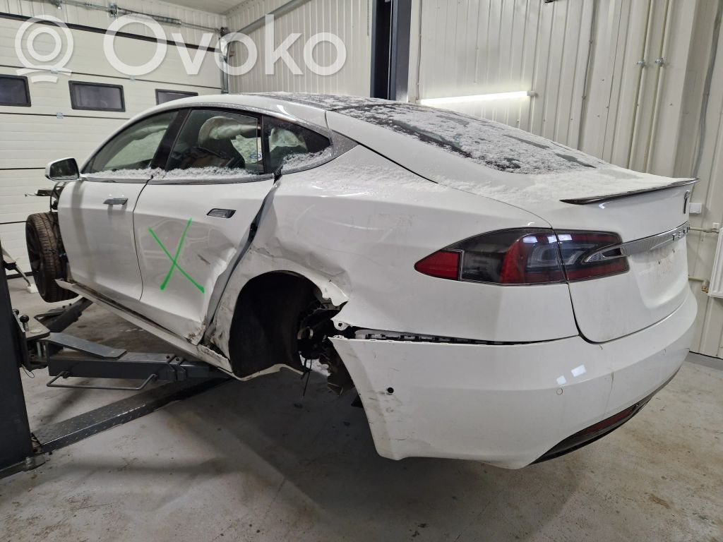 1048473-00-A Tesla Model S Parking PDC sensor, 44.80 € | RRR