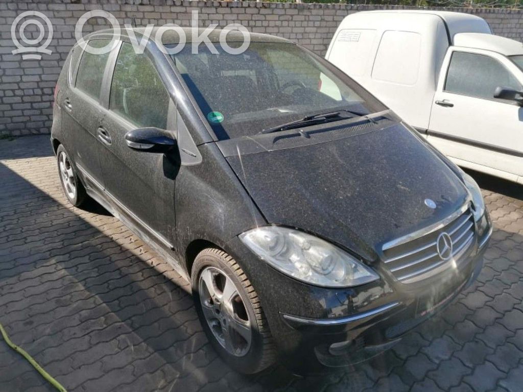 1698800383 Mercedes-Benz A W169 Grille de calandre avant, 10.00 € | OVOKO