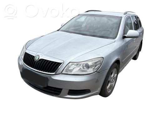 24760 Skoda Octavia Mk2 (1Z) Jarrupolkimen anturin kytkin, 4,00 € | OVOKO