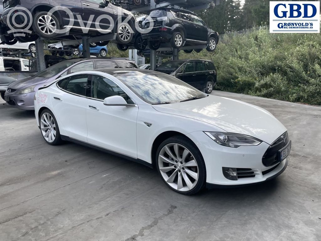 104643900C Tesla Model S High voltage junction box, €444.19 | RRR