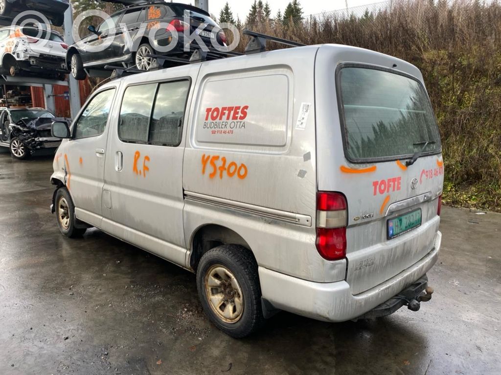 883202F060 Toyota Hiace (H200) Ilmastointilaitteen kompressorin pumppu ...