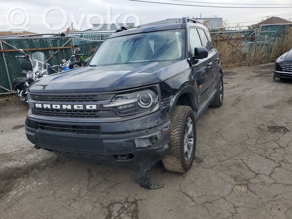 M1PBS20898ADW Ford Bronco Windshield trim, €54.99 | RRR