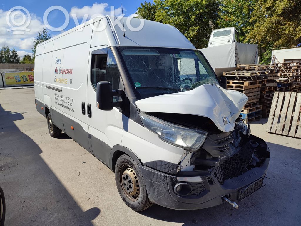 5801811685 Iveco Daily 6th gen Lokasuojan lista (muoto), 44,55 € | OVOKO