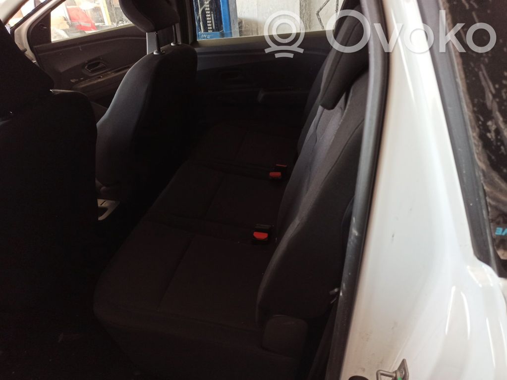 620727869R Dacia Jogger Front bumper lip, 72.00 € | RRR