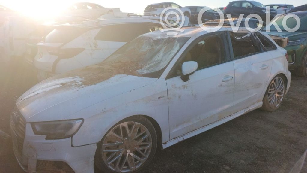 5Q0825236F Audi A3 S3 8V Moottorin alustan välipohjan roiskesuoja, 104 ...