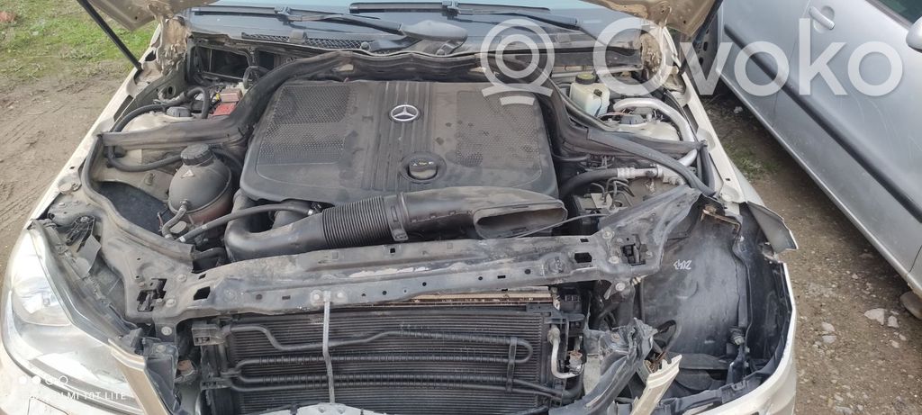 A2048300296 Mercedes-Benz C W204 Tuyau de liquide de refroidissement ...