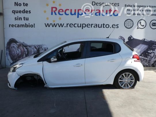 Peugeot 208 Front door electric wing mirror, €130.68 | RRR