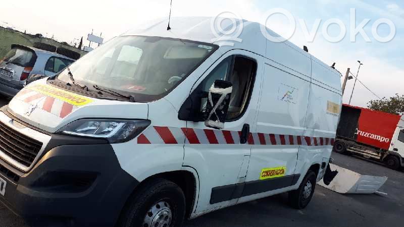 Peugeot Boxer Front bumper corner part panel trim, €76.42 | RRR