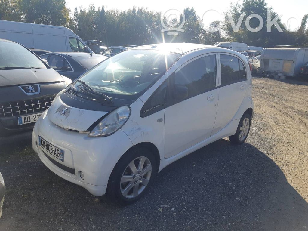 Peugeot iOn Nuts/bolts, €10.00 | RRR