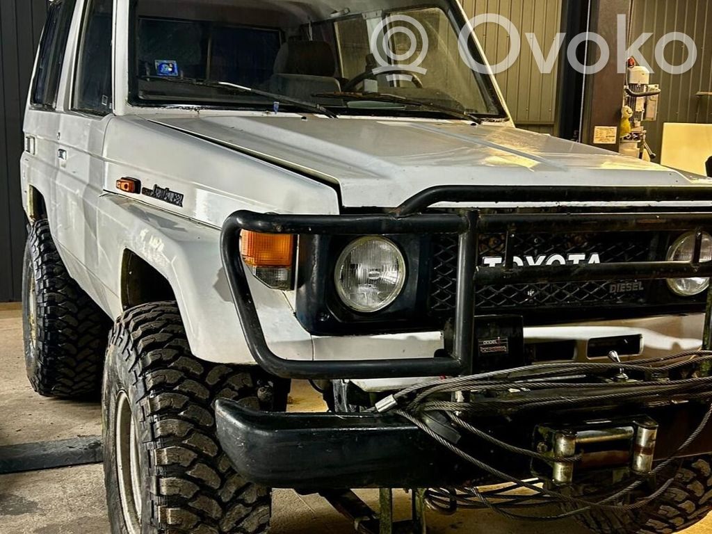 Land Cruiser (BJ70) Land Cruiser 5541290K03